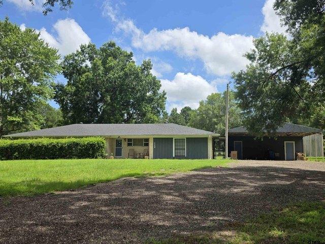 119 W Billy Daniels Pkwy, Mount Pleasant, TX 75455