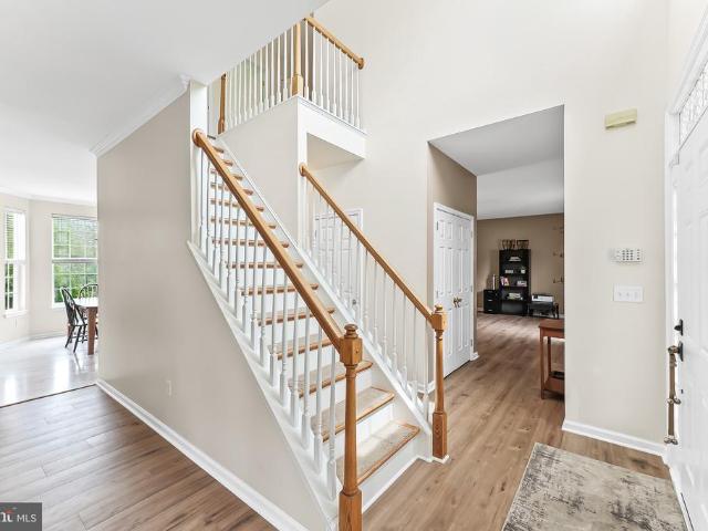119 W Hillside Drive