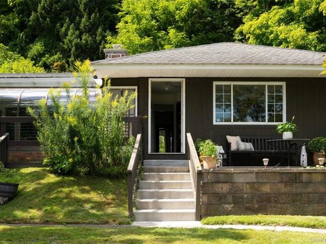 119 W Hunns Lake Rd, Stanfordville, NY 12581