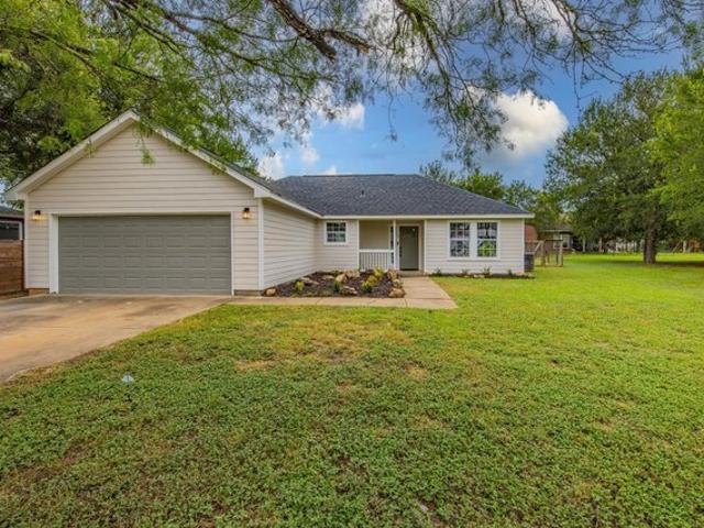 119 W Kikipua Ln, Bastrop, TX 78602