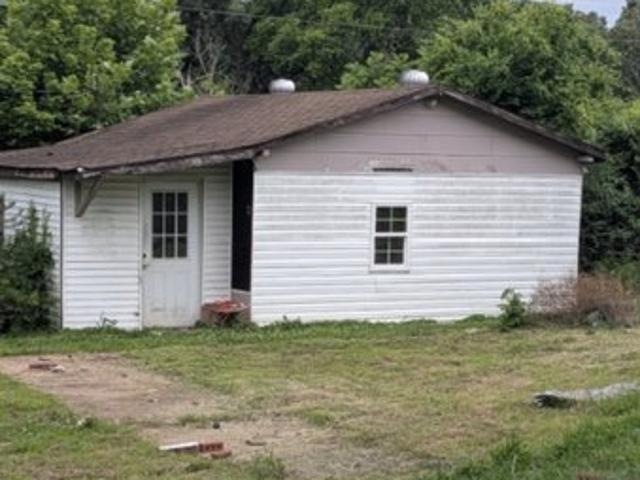 119 Washington Ave, Camden, TN 38320