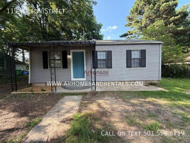 119 Wilson Street | 3 Bedrooms | 1 Bathroom 1/2 Off First Month's Rent!
