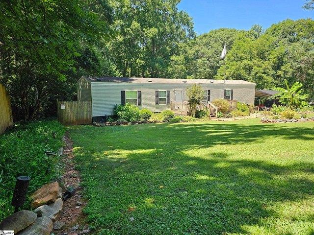 119 Twin Oaks Dr, Easley, SC 29640