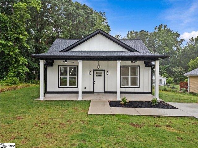 119A Woodland Dr, Fountain Inn, SC 29644