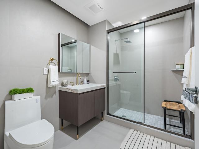 11 52 44th Drive, Unit 7B