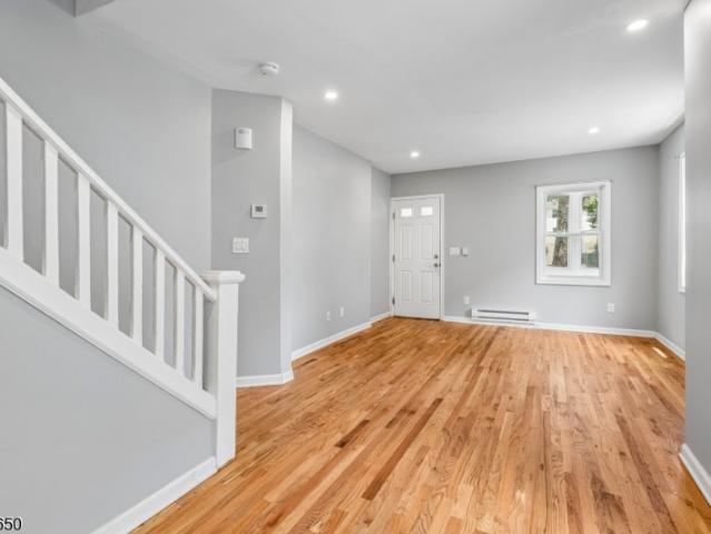 11.5 Abbett Ave