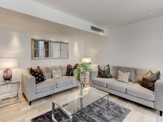 11 13 Young Street, Kensington. 2 bed flat to rent £6,392 pcm £1,475 pw