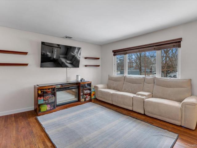 11 17th Avenue