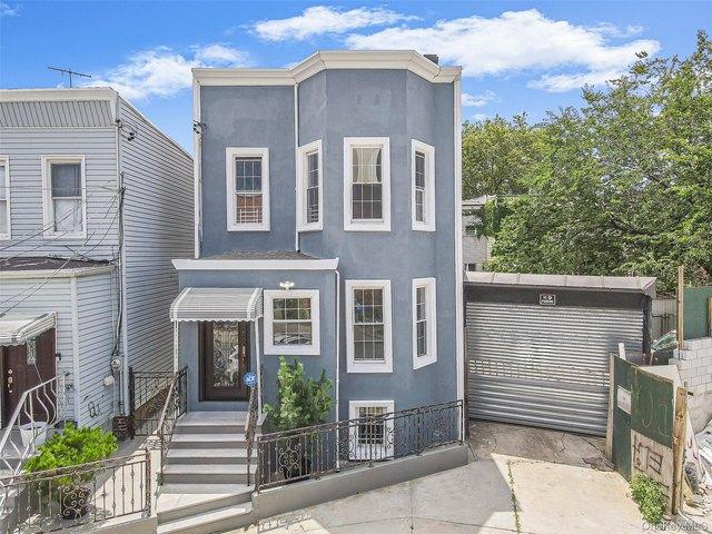 11 28 Welling Ct, Astoria, NY 11102