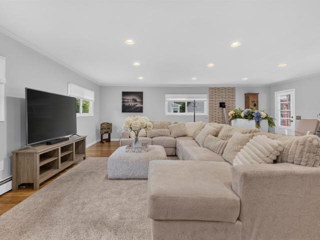 11 Tanglewood Drive