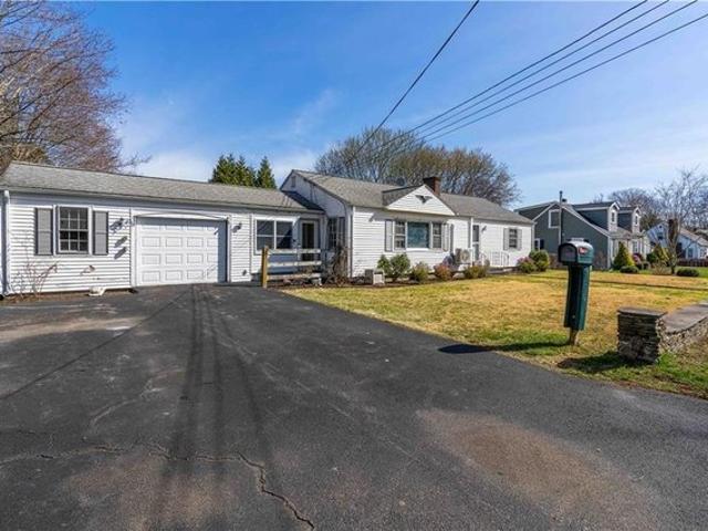 11 Terrace Dr, Bristol, RI 02809