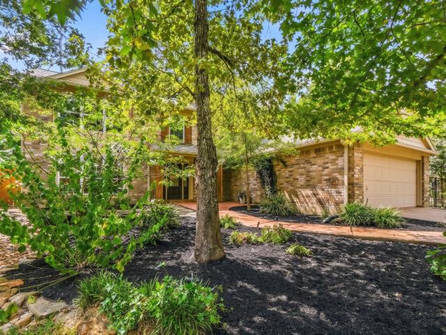 11 Thorn Berry Place