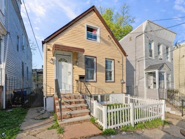 11 Tichenor Ter