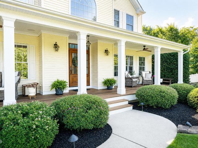 11 Topaz Drive