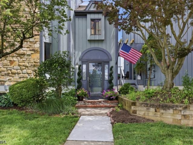 11 Trafalgar Ct