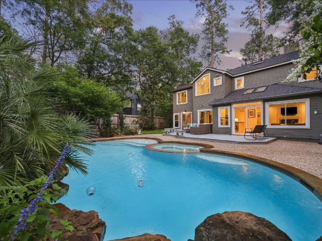 11 Twisted Birch Pl Ct, The Woodlands, TX 77381 | MLS #30062 | Compass