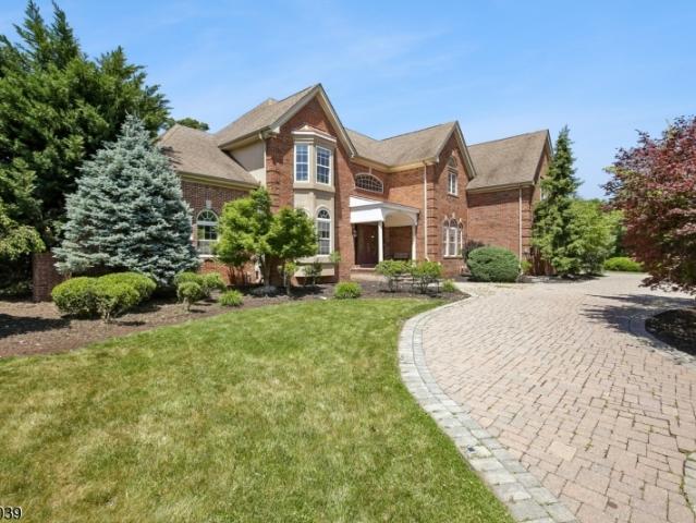 11 Valley Wood Dr