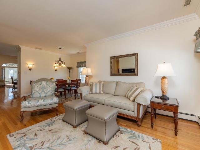 11 Valmar Ct