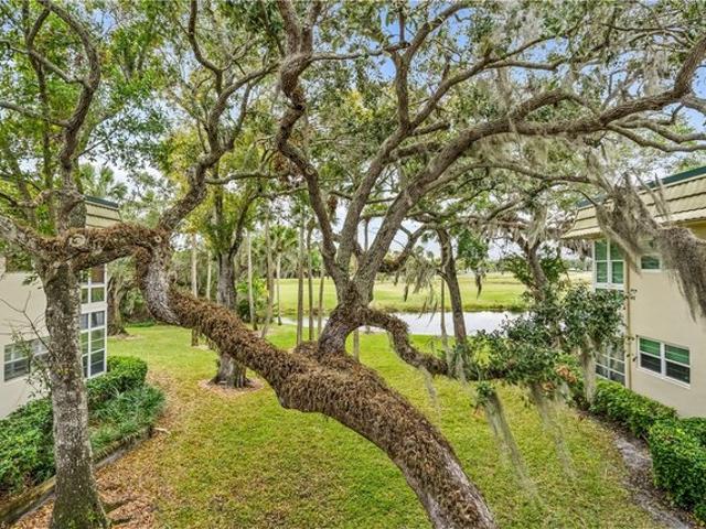 11 Vista Gardens Trl Apt 204, Vero Beach, FL 32962
