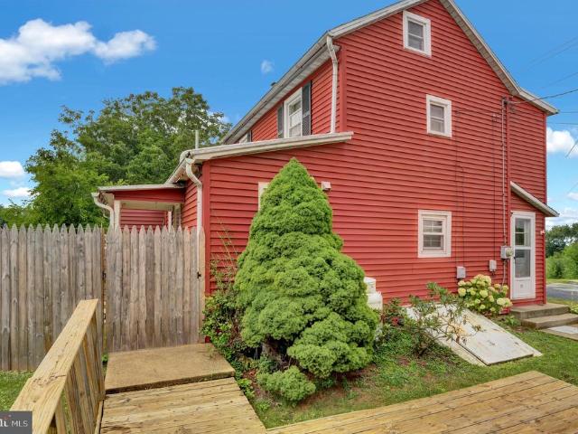 11 W Hunter Street