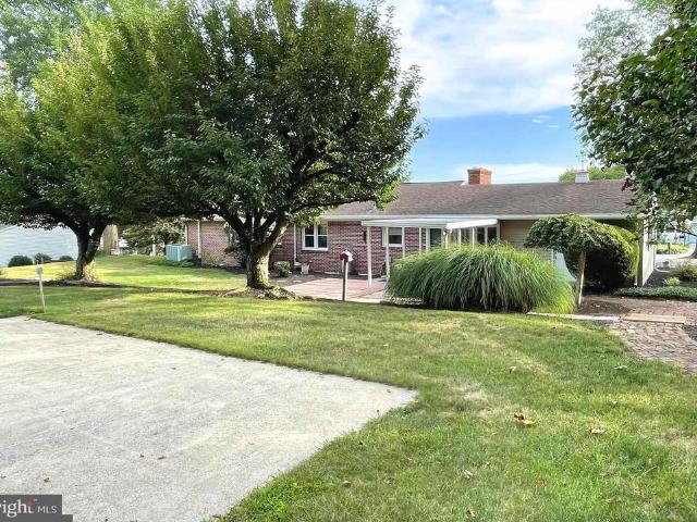 11 W Larch Street
