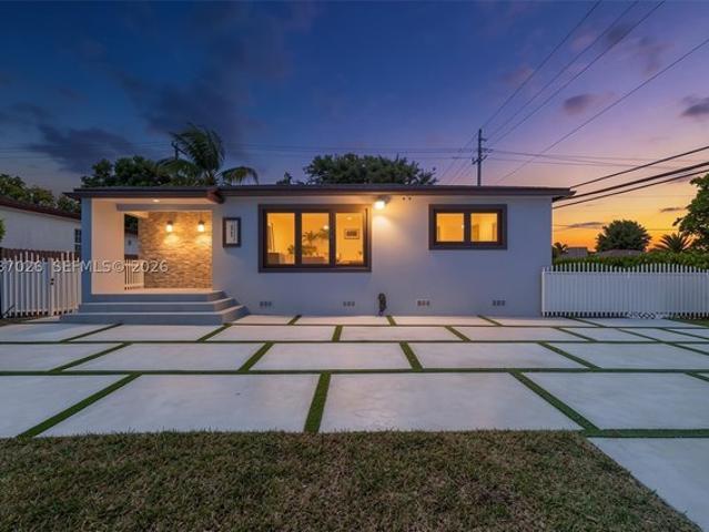 11 W 59th St, Hialeah, FL 33012
