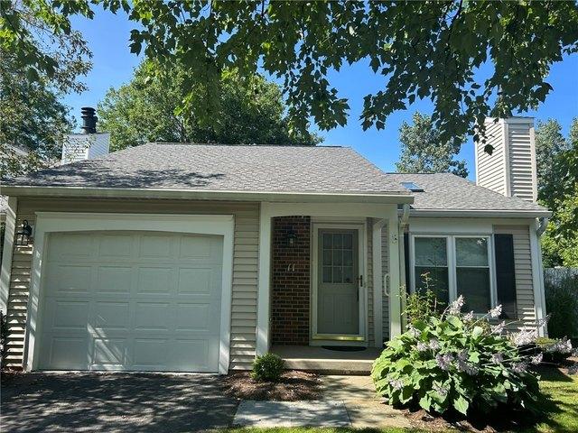 11 Walnut Cir, Webster, NY 14580