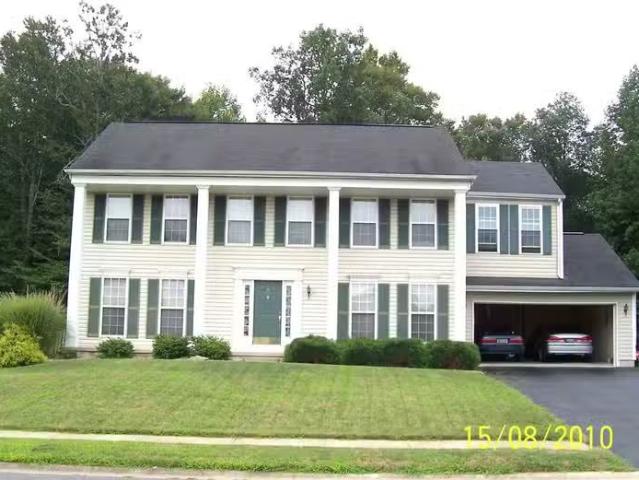 11 Walnut Green Way