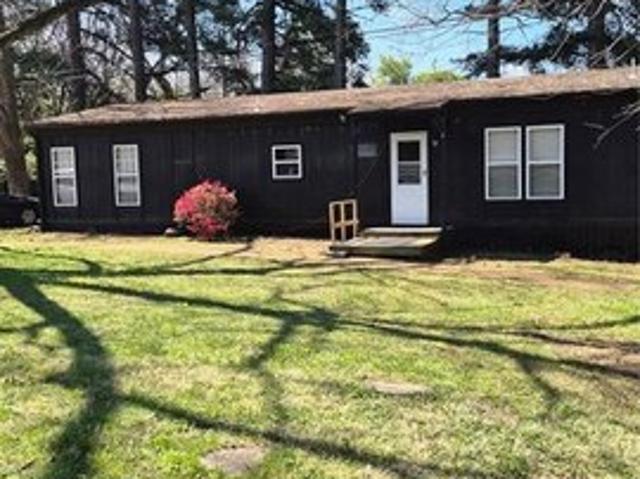 11 Walnut Dr, Glen Carbon, IL 62034