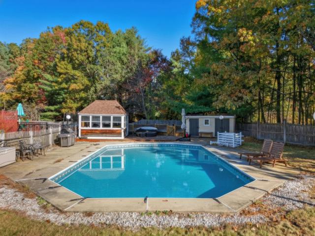 11 Wendover Way