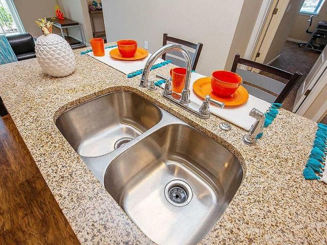 11 West | Student Housing 2 Bedroom Apartment for Rent at 1192 Westmoreland Rd, Colorado Springs, CO 80907 Cragmoor
