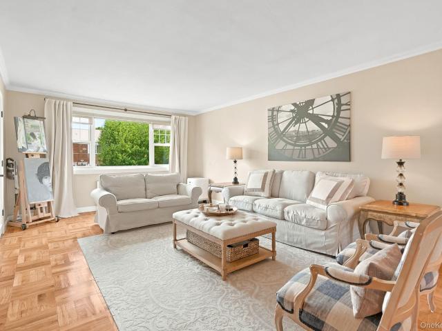 11 Westview Avenue 8 2
