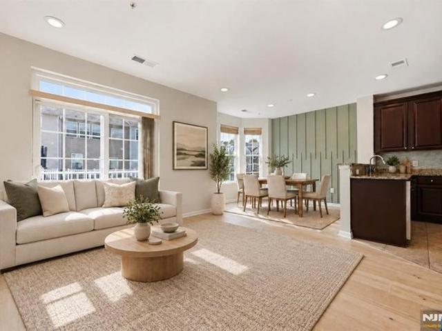 11 Wesmont Dr, Wood Ridge, NJ 07075