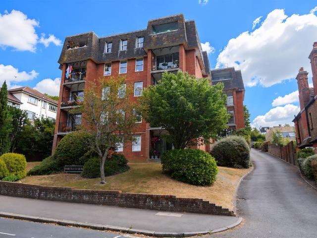 11 Whistler Court, Preston Park Avenue BN1, 2 bed flat to rent, £1,695 pcm | PrimeLocation