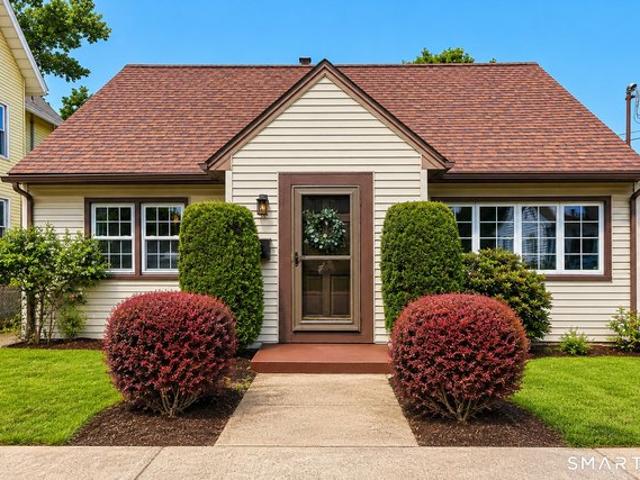 11 Winter St, Ansonia, CT 06401