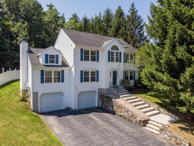 11 Wintergreen Dr, Merrimack, NH 03054