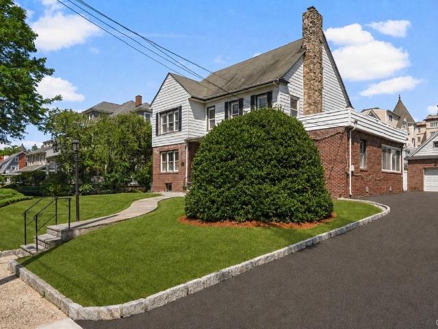 11 Winfield Avenue