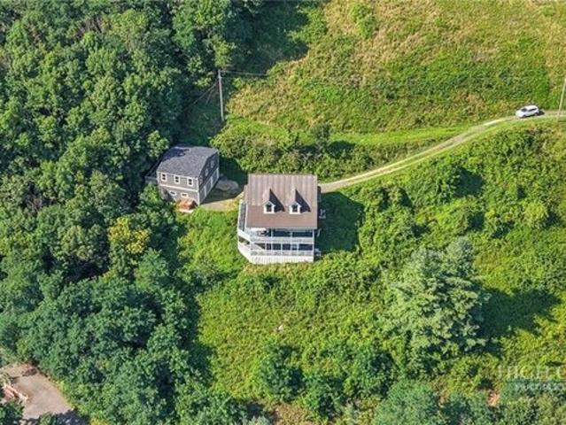11 Wildflower Ln, Newland, NC 28657