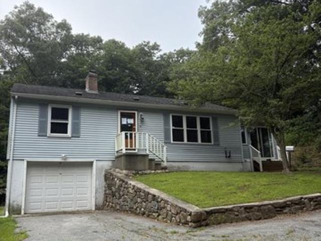 11 Willey St, Norwich, CT 06360