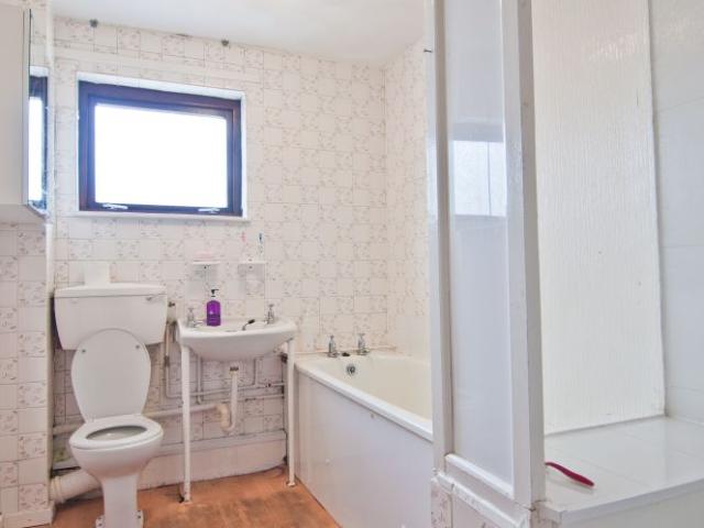 11 Willow Approach, LS4 2HE, Leeds