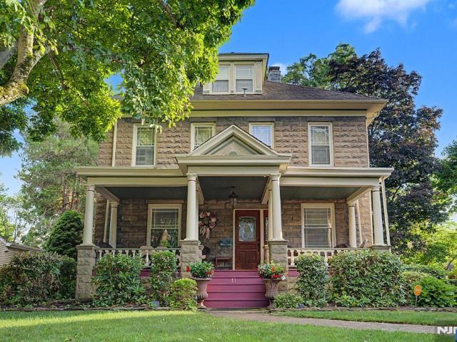 11 Willow Street