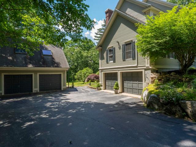 11 Wood Hill Drive