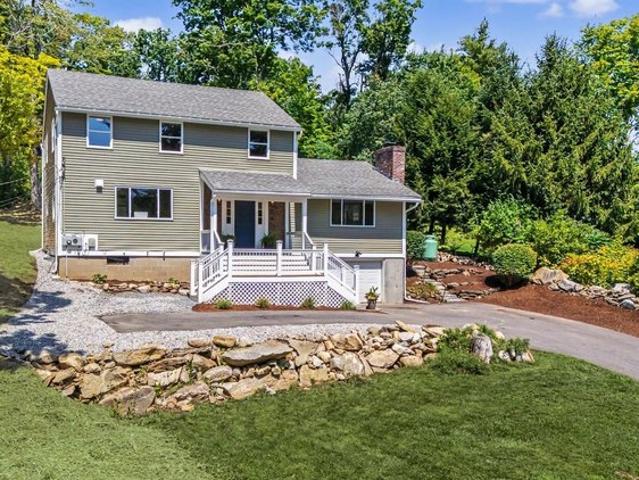 11 Wood Ln, Hollis, NH 03049
