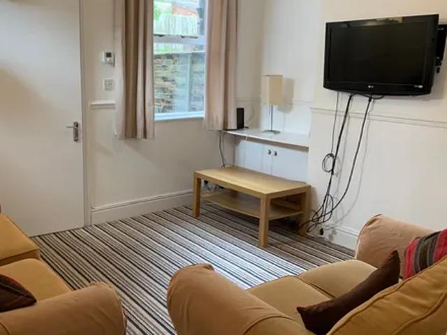 11 Woodleigh Avenue, London, N12 0LJ, United Kingdom | 5 bed house for rent #158855689 | Rentberry