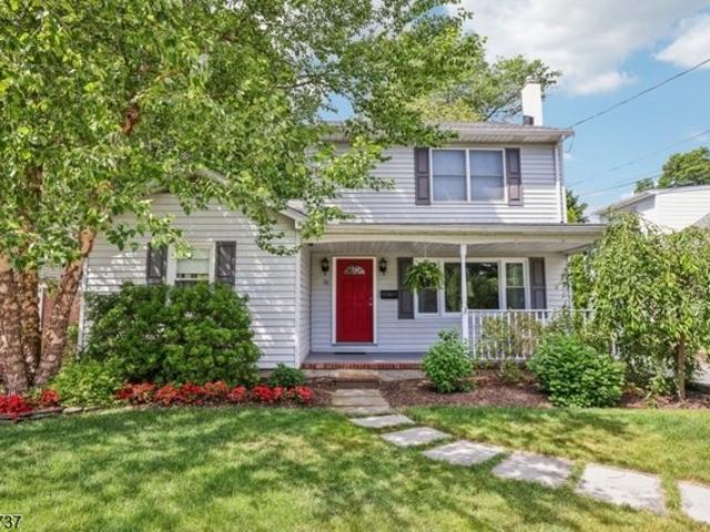 11 Woodward Ave, Bloomingdale, NJ 07403