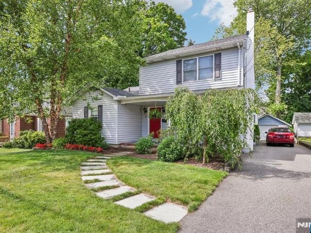 11 Woodward Avenue