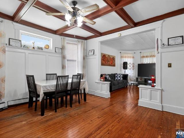 11 Yereance Avenue