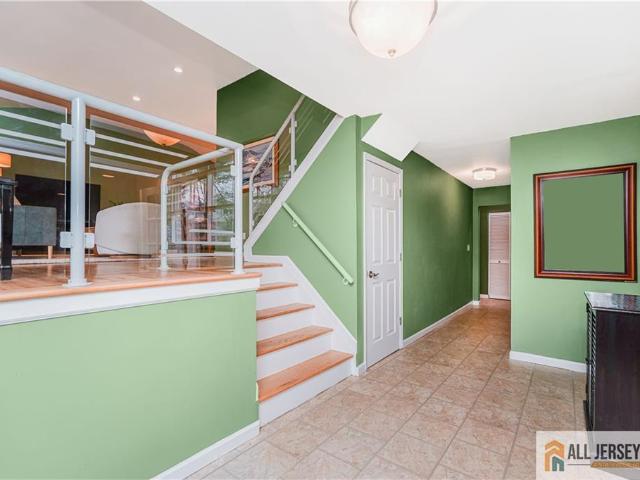 11 Agate Road