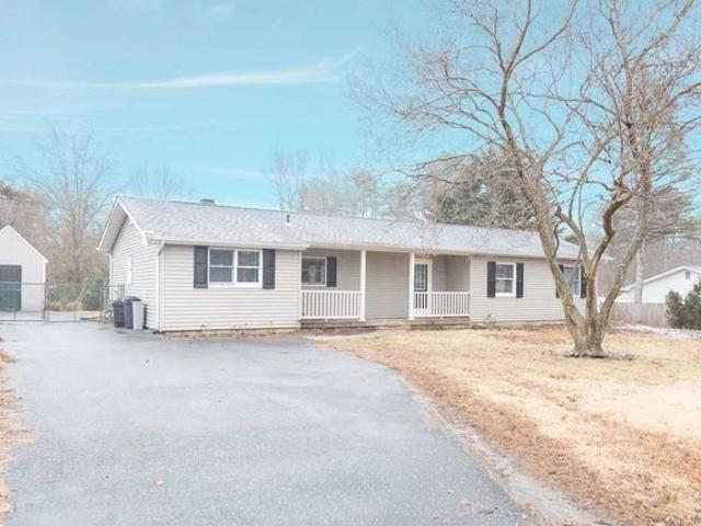 11 Akron Pl, Shoreham, NY 11786