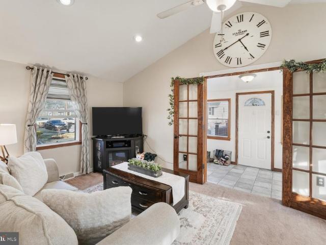 11 Amherst Drive